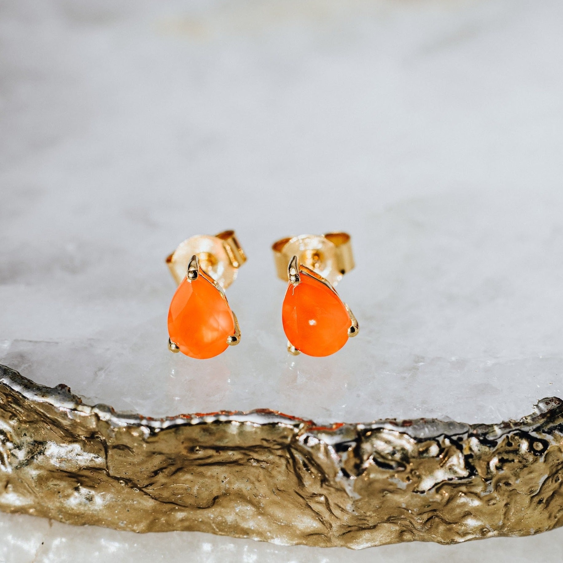 Teardrop carnelian stud earrings gold plated – Lindeza Jewelry